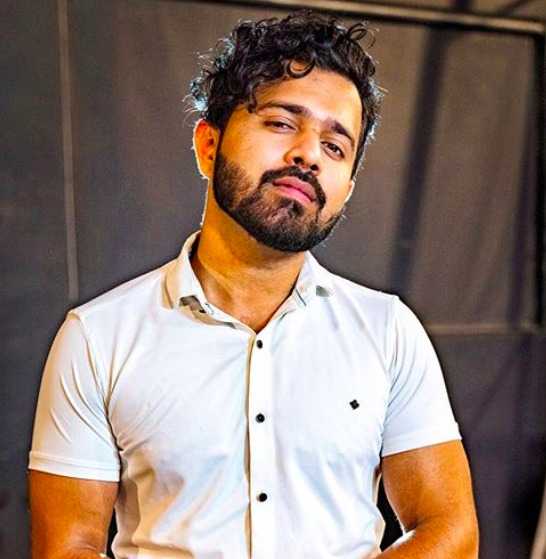 Pranav Chandran Singer Biography Birthday Age Career