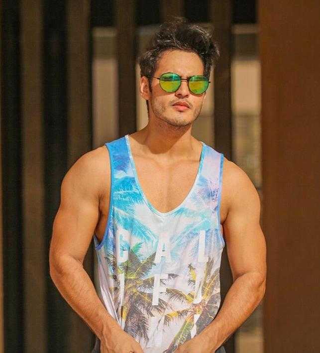 Ravi Bhatia Actor Model Biography Birthday Age Son