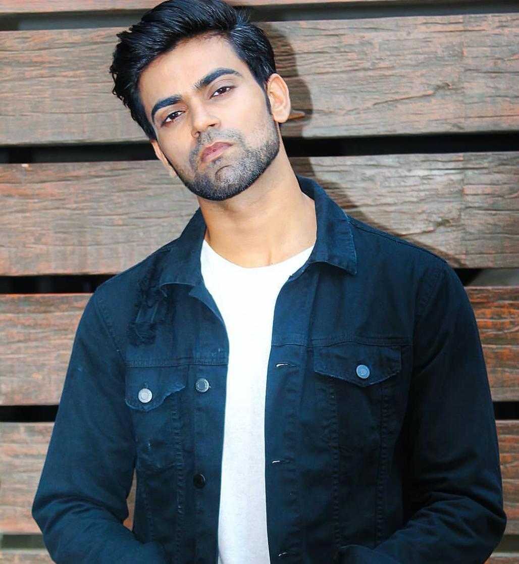 Rohit Sharma TV Star Age, Wife, Birthday, Photos, Height