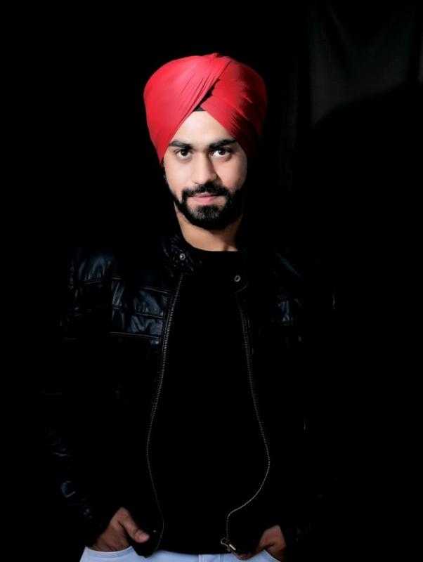 Guneet Jolly Singer Biography Birthday Age Instagram