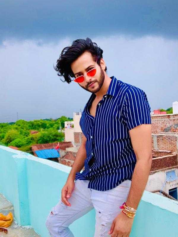 Ashish Jain Influencer - Birthday,Age,Girlfriend,Biography