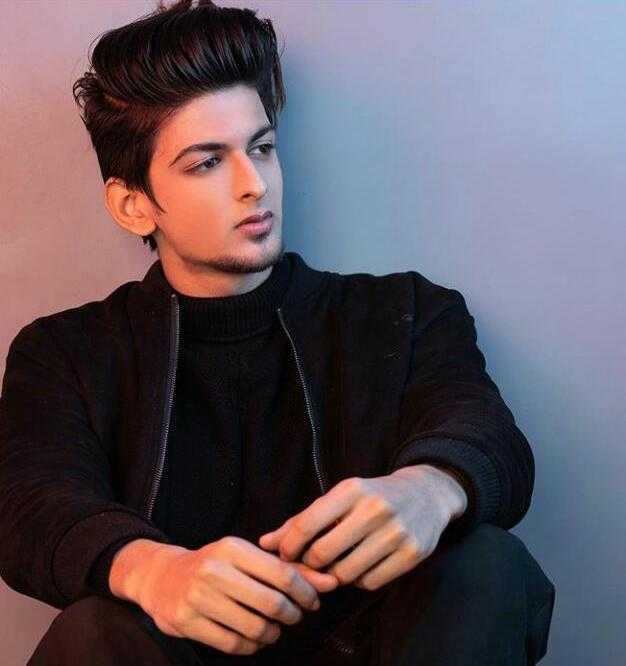 Aatish Singh Model Biography Influencer