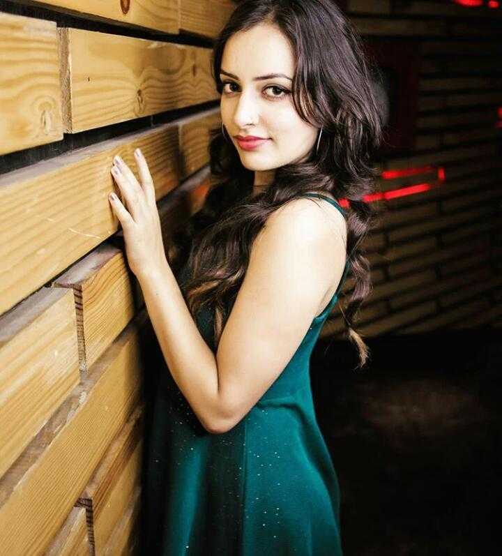 Pooja Pathak Actress Model | Biography Web Series Instagram