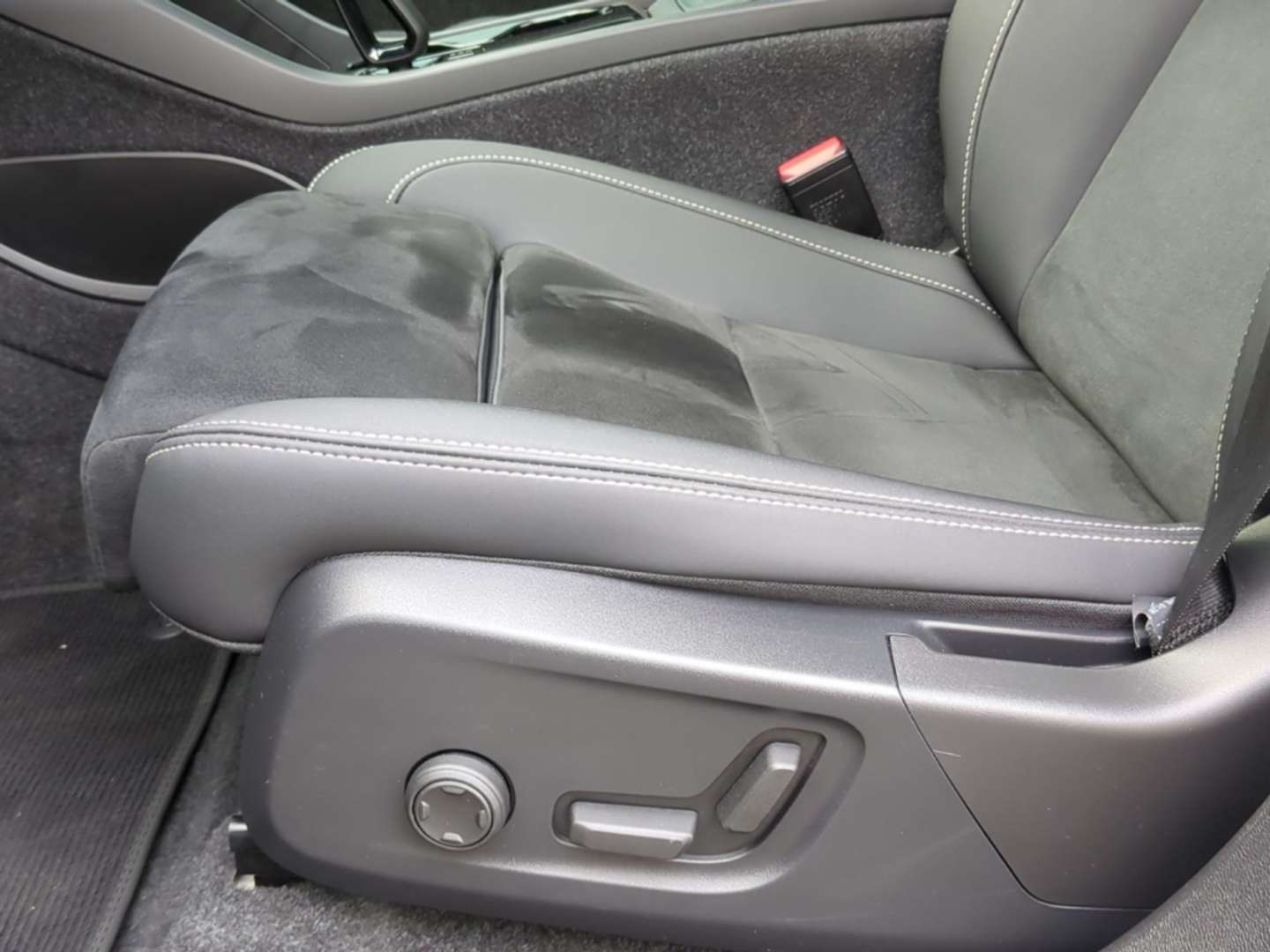 Volvo C40 Twin Motor Ultimate 2022 - Leasing Occasion dès 595€/mois