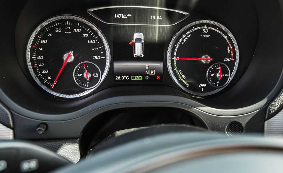 2017 Mercedes Benz B250e Interior View Speedometer Instrument Cluster ...