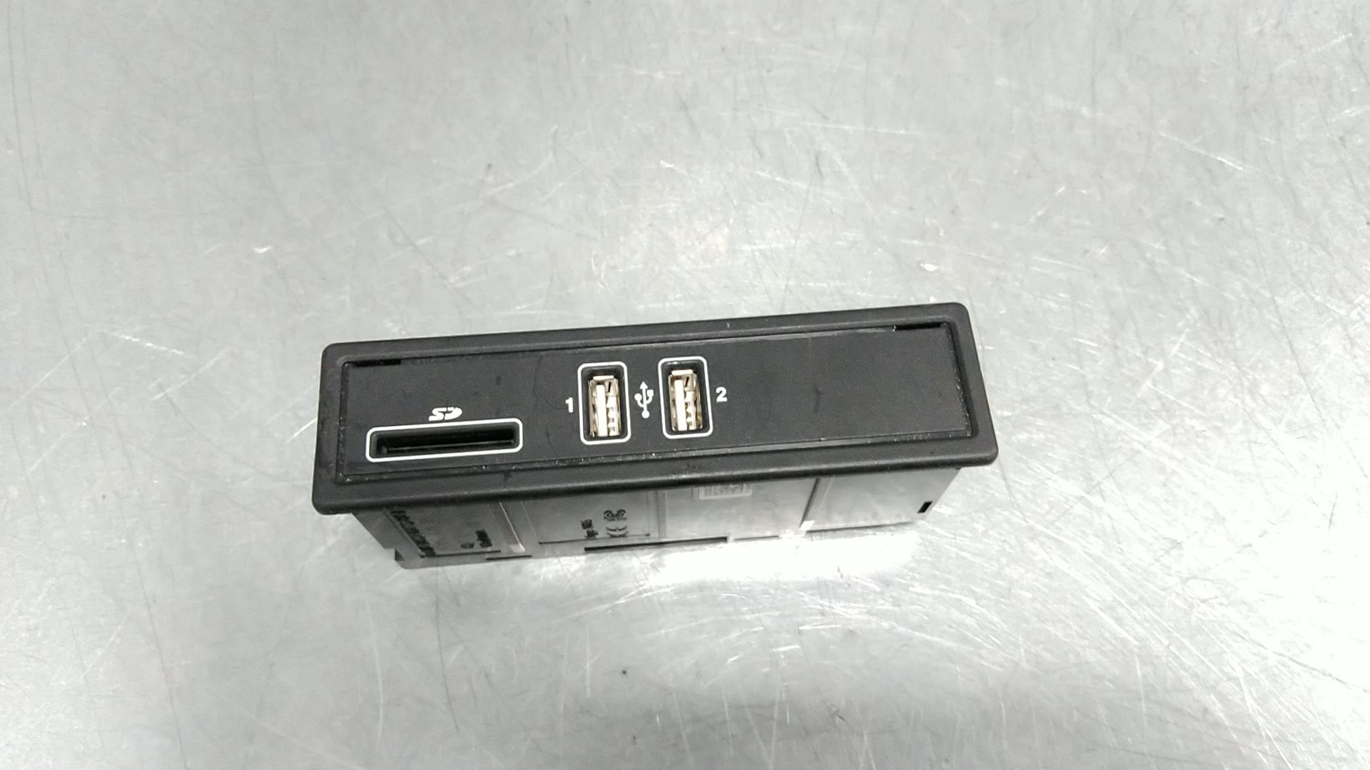 AUX PORT MERCEDES-BENZ GLC (X253) 2015 A2058200526/A205820052680 | eBay