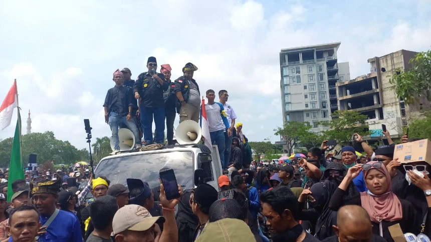 Tolak Relokasi Rempang Galang, Ribuan Massa Melayu Unjuk Rasa ke Kantor ...