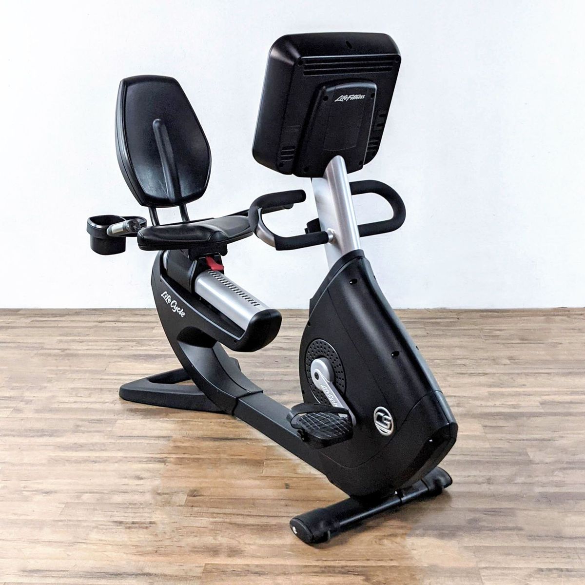 Life Fitness LifeCycle Platinum Series Recumbent Bike | Life Fitness ...