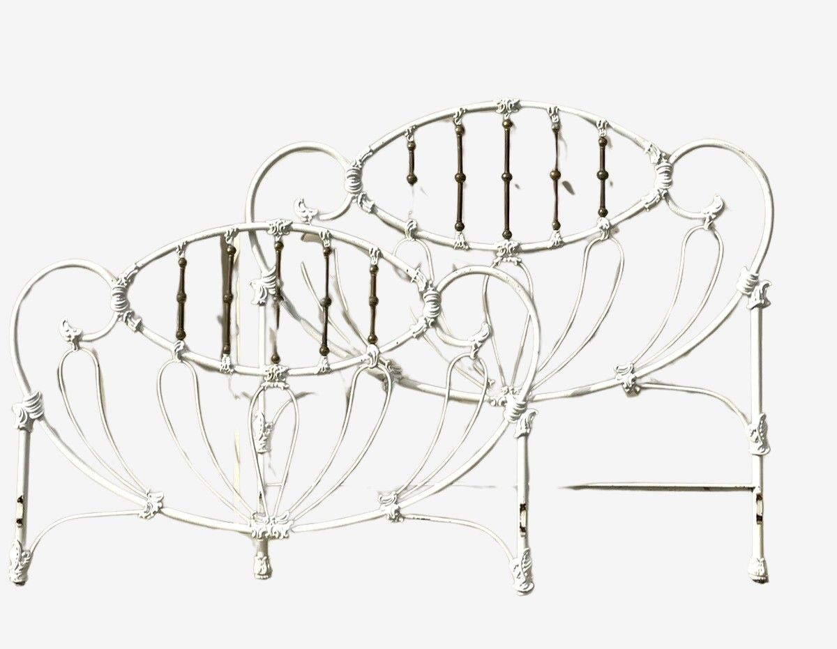 Vintage Elliotts Designs Cast iron Queen Size Headboard & Footboard ...