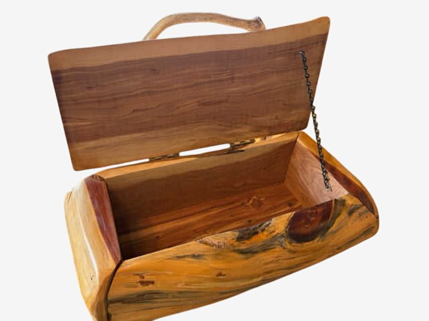 Handcarved Log Trunk with Antler Handle | Kashew