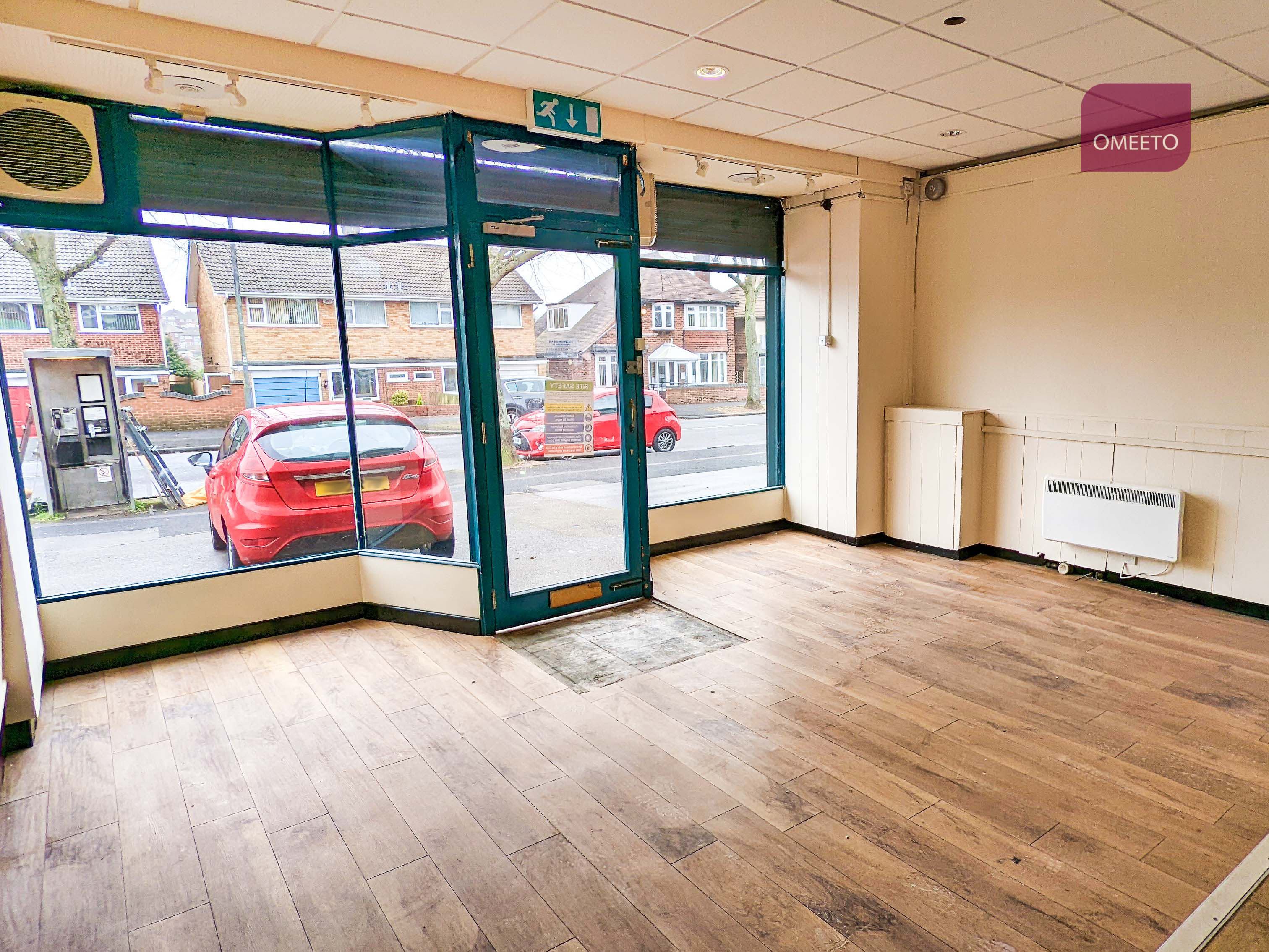 Parade retail Now Let Old Oscott Lane, Great Barr