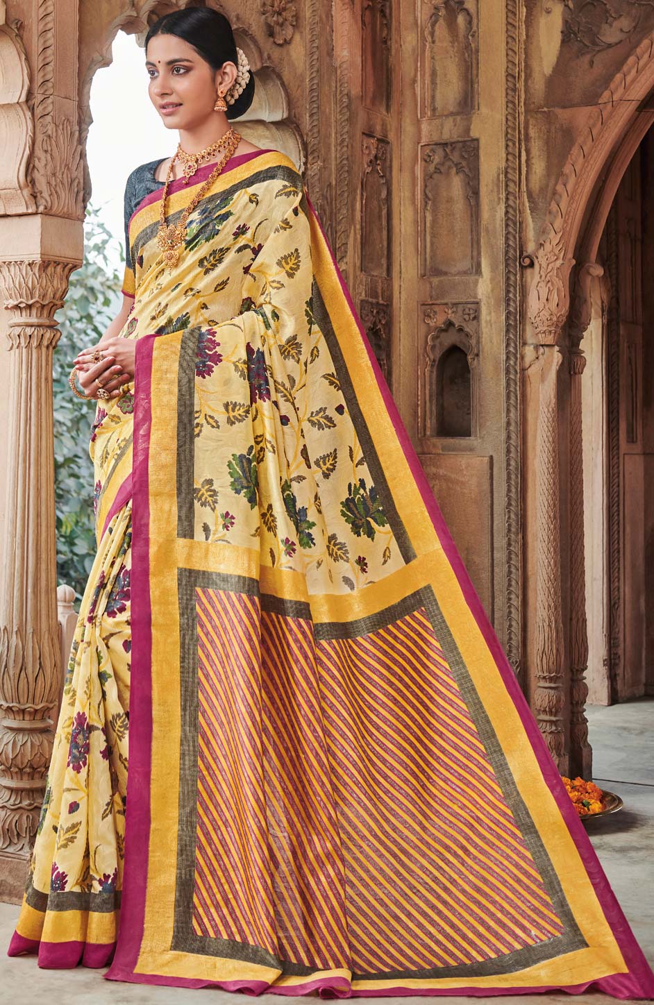 Traditional Yellow color Silk, Silk cotton fabric Saree : 1662880
