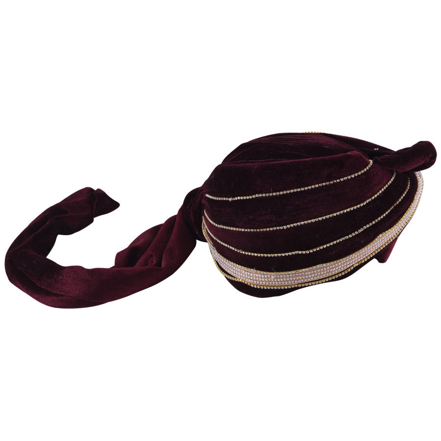 600022: Red and Maroon color family stitched turban.
