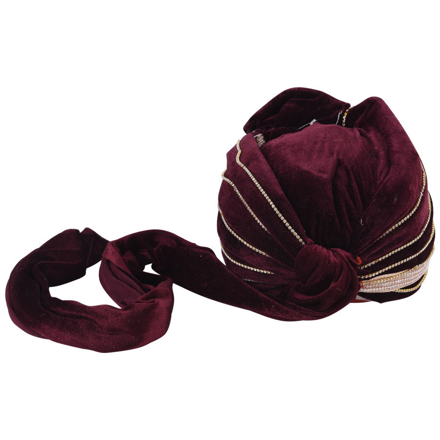 600022: Red and Maroon color family stitched turban.