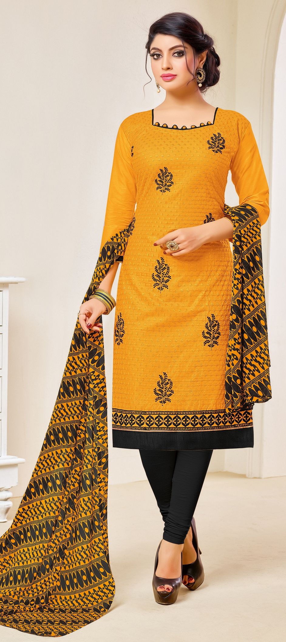 1500325: Yellow color Salwar Kameez