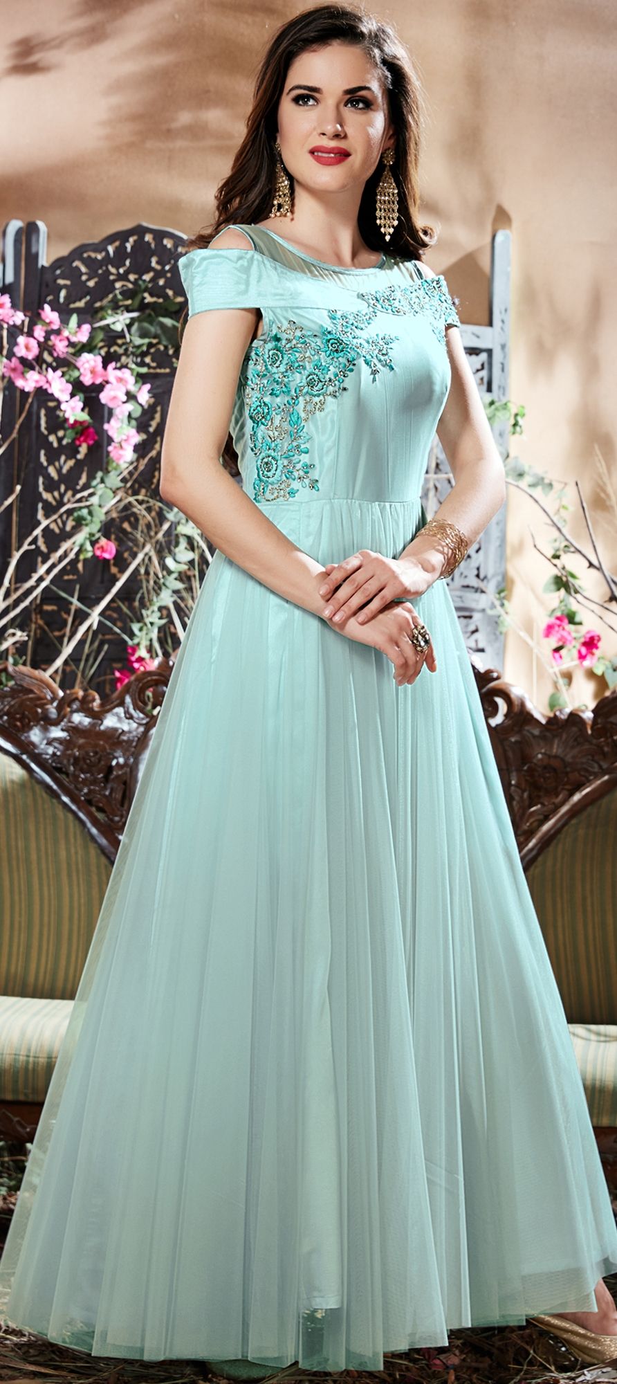 1502130: Blue color gown