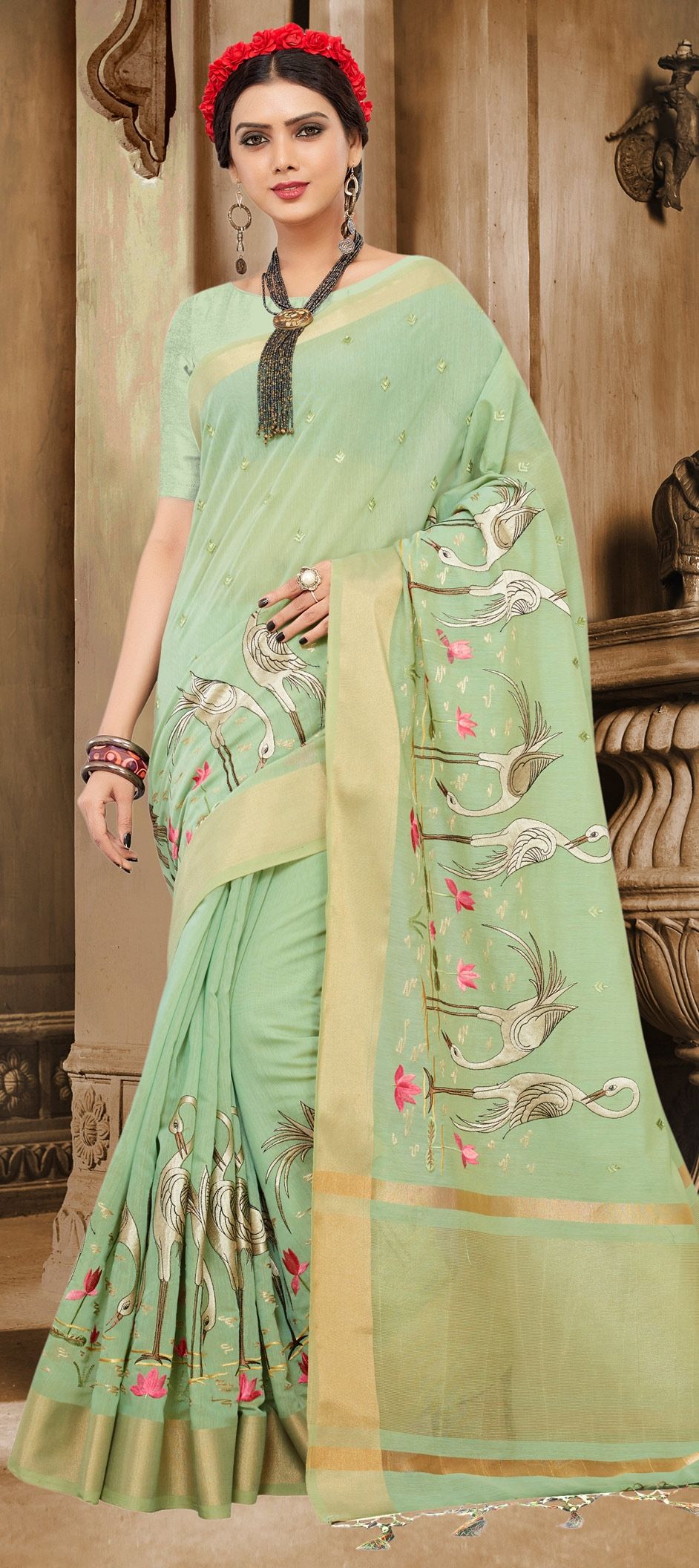 1528867: Traditional Green color Handloom fabric Saree