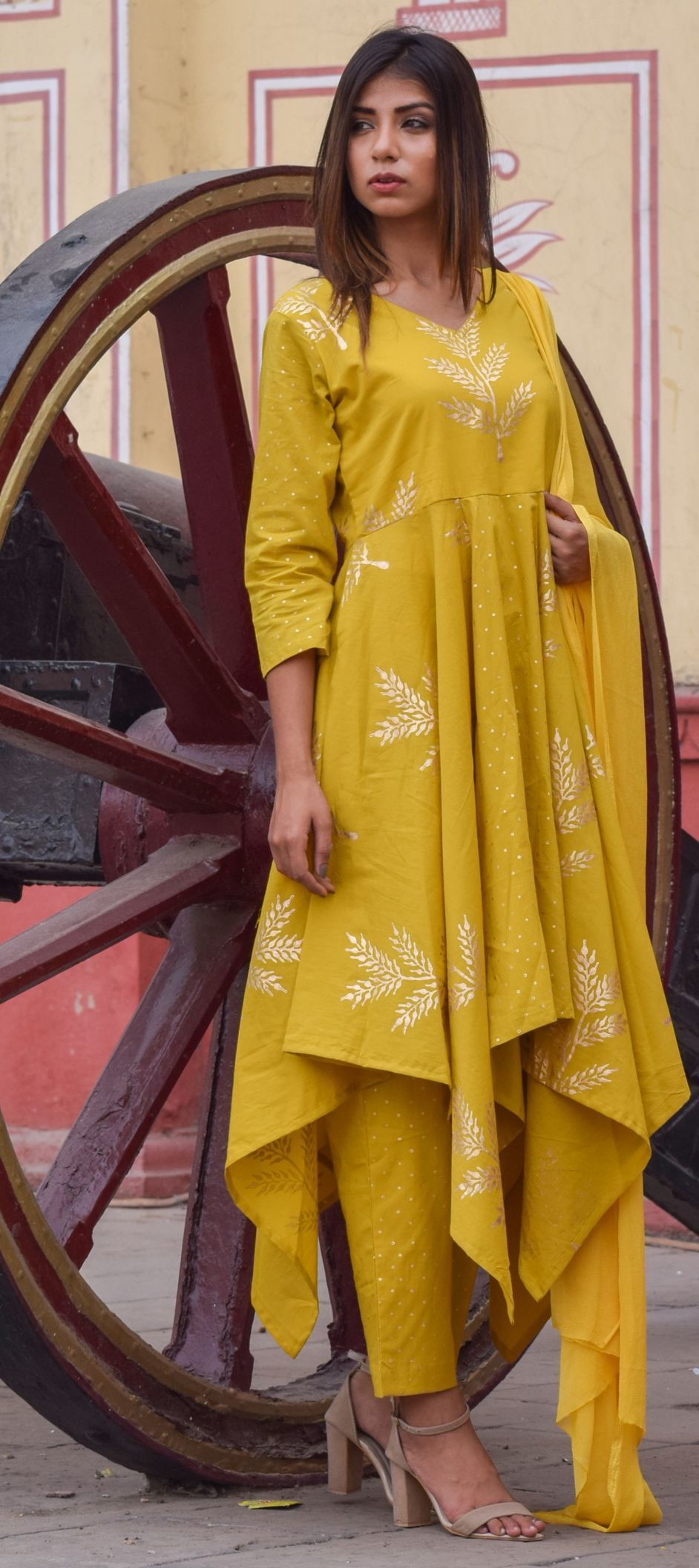 1532192: Designer Yellow color Cotton fabric Salwar Kameez