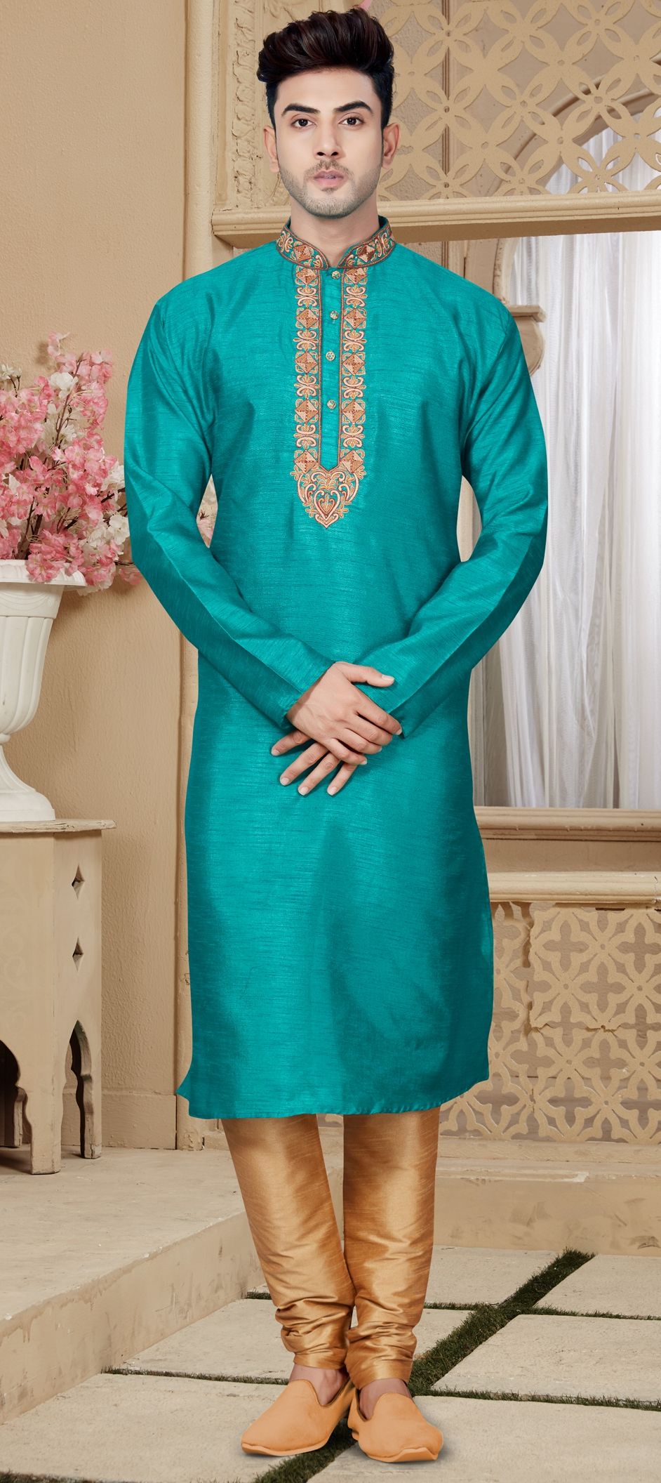 1532248: Green color Art Dupion Silk fabric Kurta Pyjamas