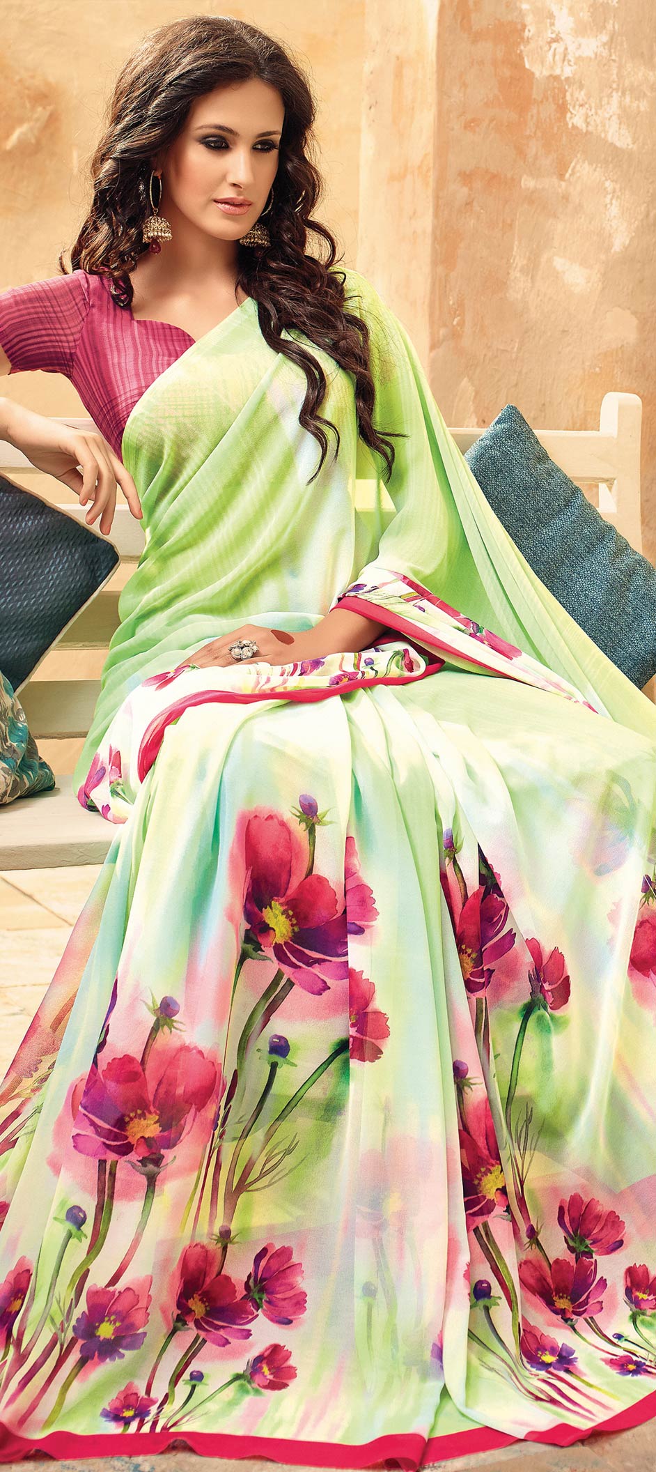 Bollywood Green color Faux Georgette fabric Saree : 1589406 Bollywood Green color Faux Georgette fabric Saree : 1589406