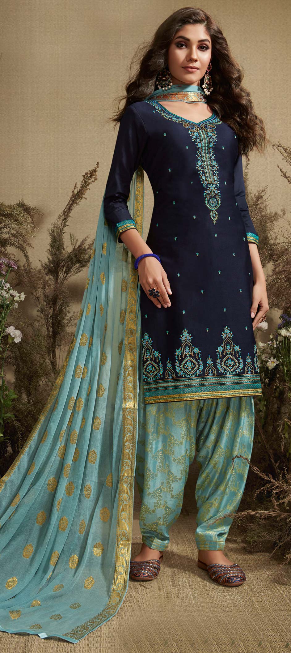 Party Wear Blue color Silk cotton fabric Salwar Kameez : 1589837