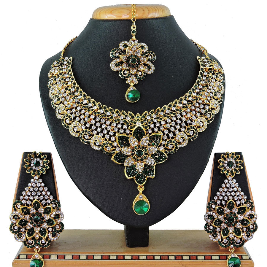Green, White and Off White color Metal Alloy metal Necklace : 1590960