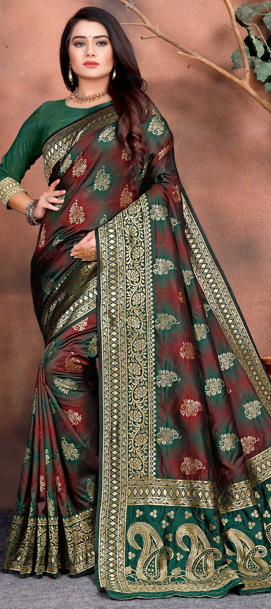 Traditional Green color Litchi Silk, Silk fabric Saree : 1600905