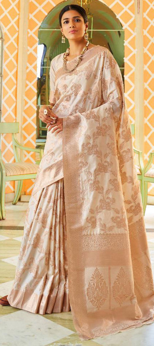Traditional White and Off White color Handloom fabric Saree : 1607779