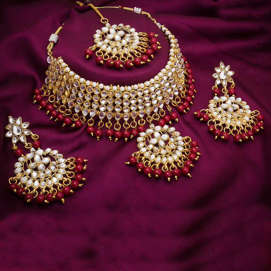 Red and Maroon color Metal Alloy metal Necklace : 1631599