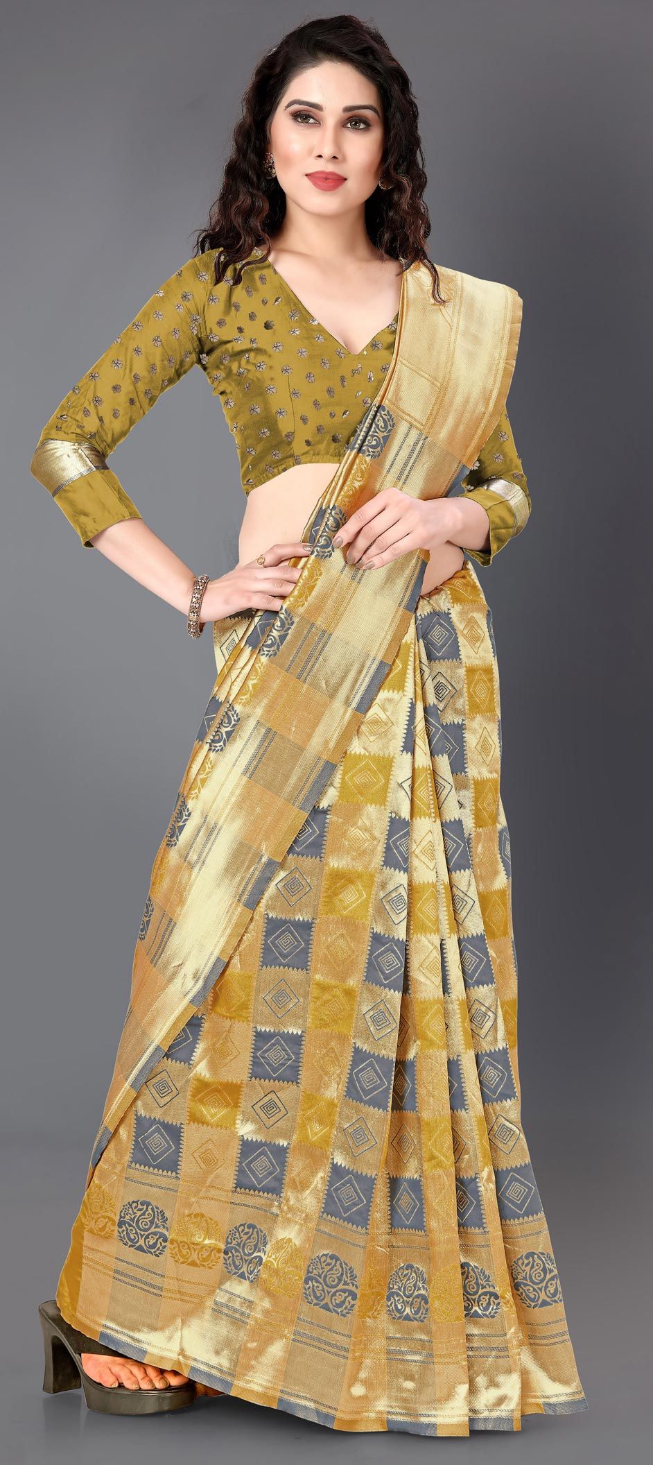Traditional Multicolor color Blended fabric Saree : 1645485