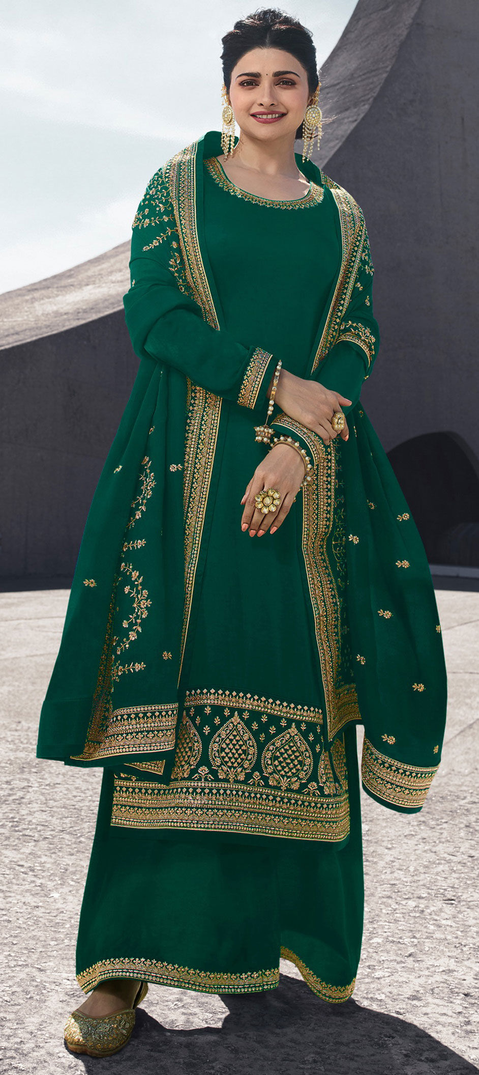Bollywood Green color Georgette fabric Salwar Kameez : 1649004 Bollywood Green color Georgette fabric Salwar Kameez : 1649004