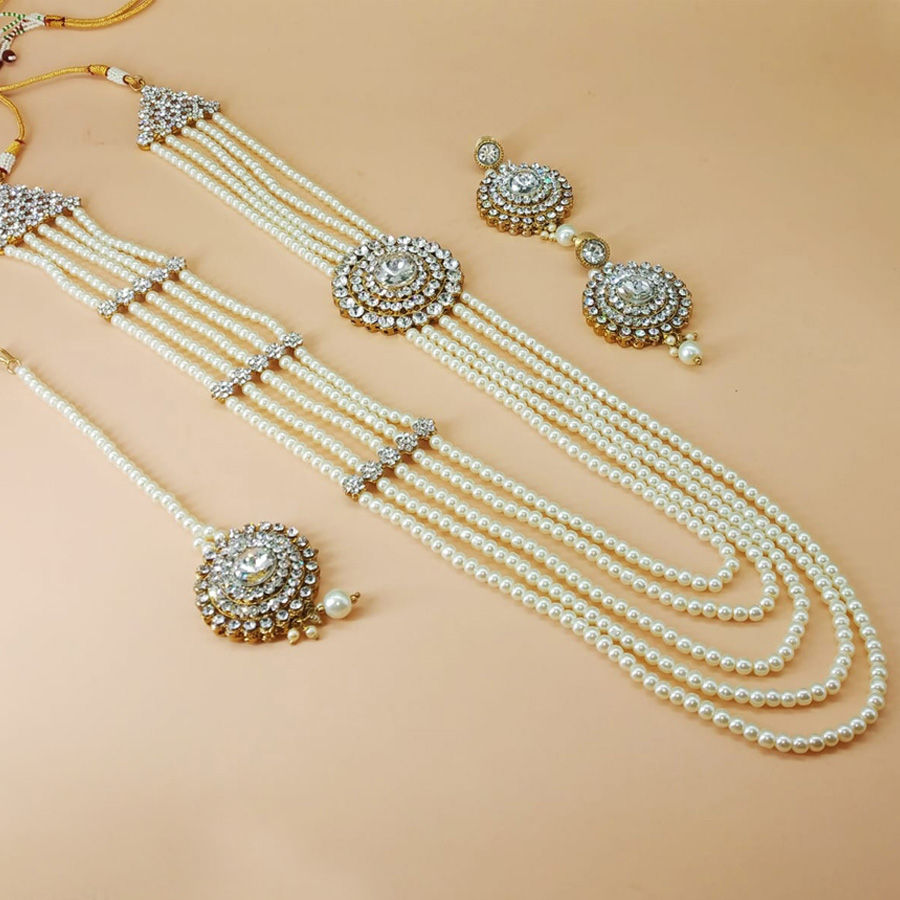 White and Off White color Brass, Metal Alloy metal Necklace : 1672581