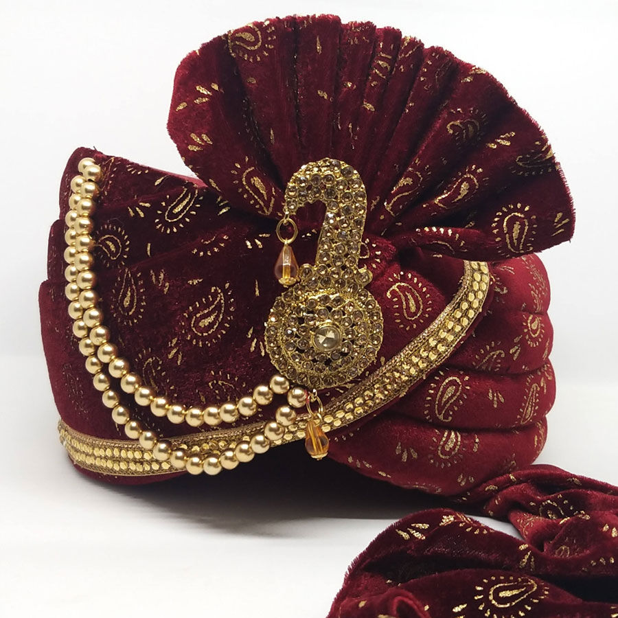 Red and Maroon color Velvet fabric Turban : 1742307