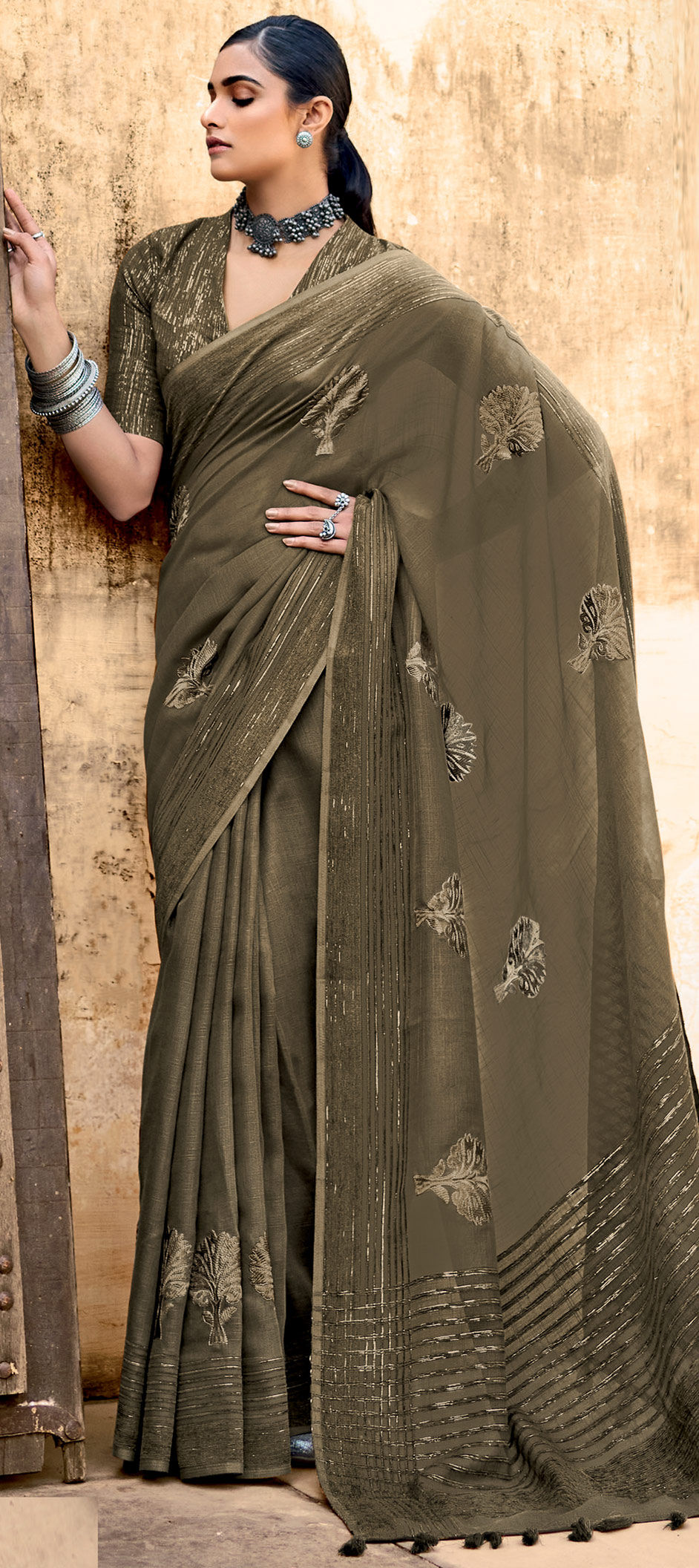 Traditional Green color Linen fabric Saree : 1812170