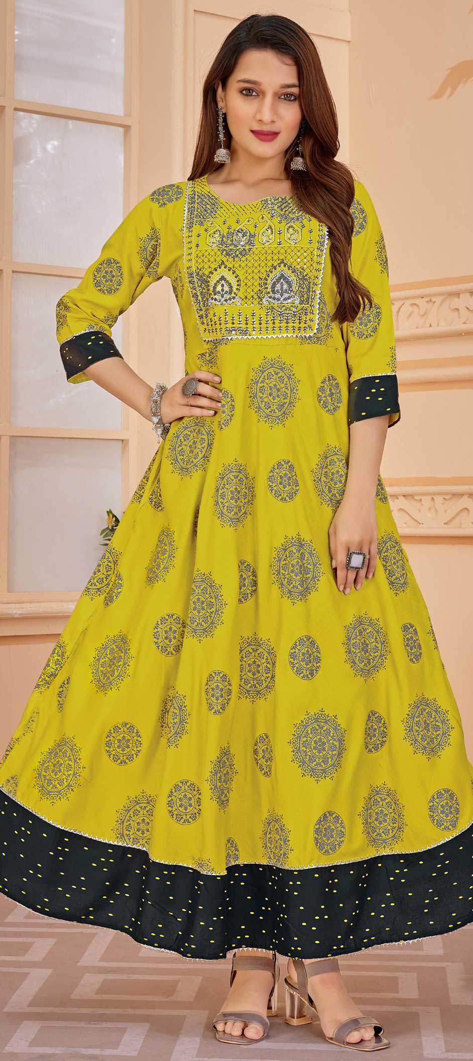 Casual, Party Wear Yellow color Rayon fabric Kurti : 1822899