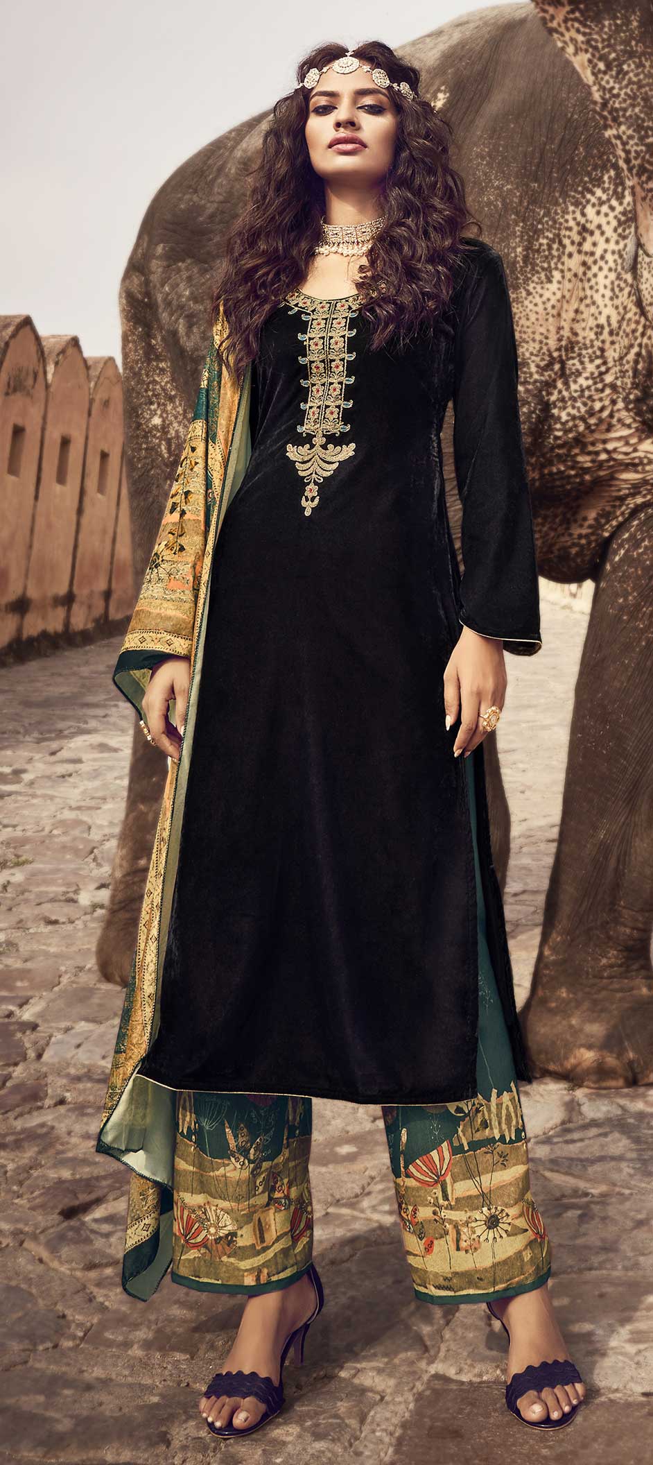 Festive, Party Wear Blue color Velvet fabric Salwar Kameez : 1823786