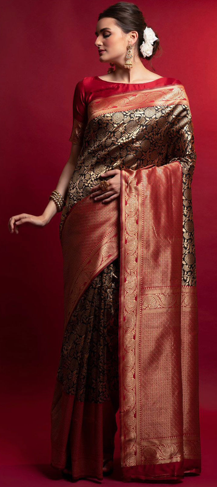 Traditional Red and Maroon color Silk fabric Saree : 1830138