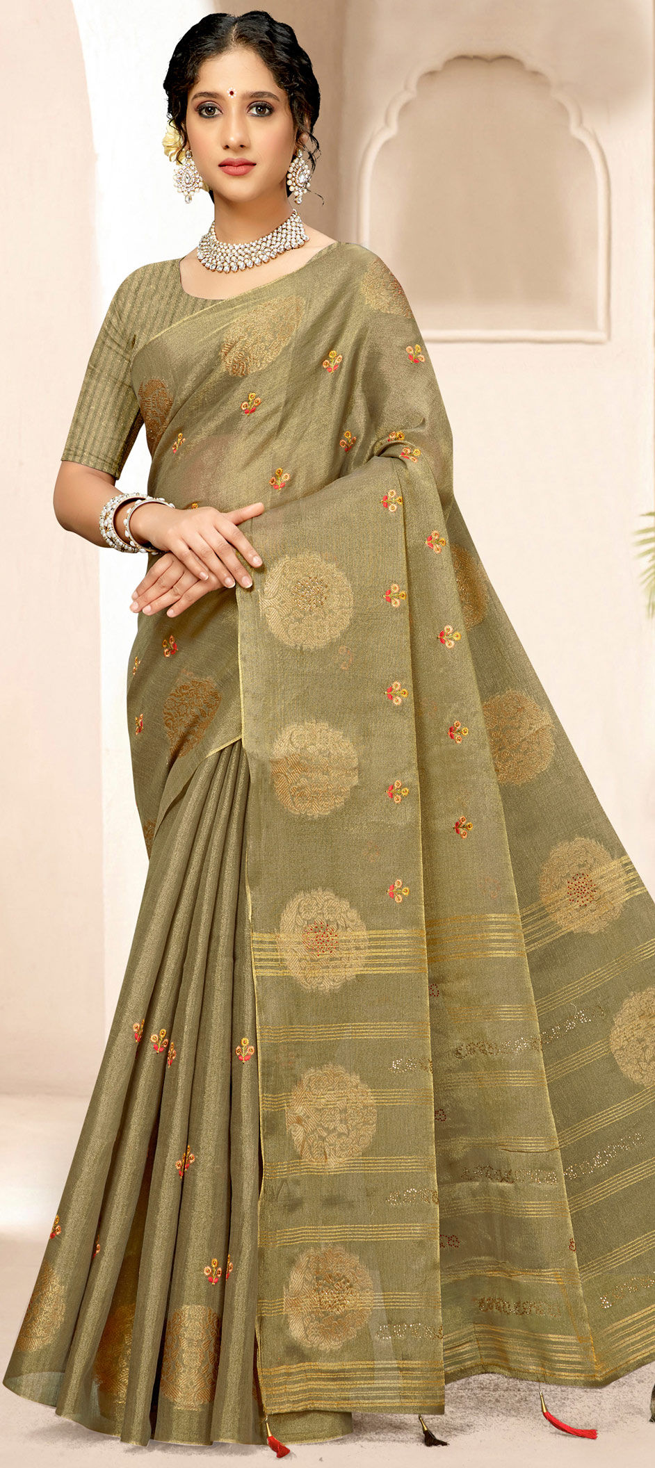 Festive Green color Tissue fabric Saree : 1832003