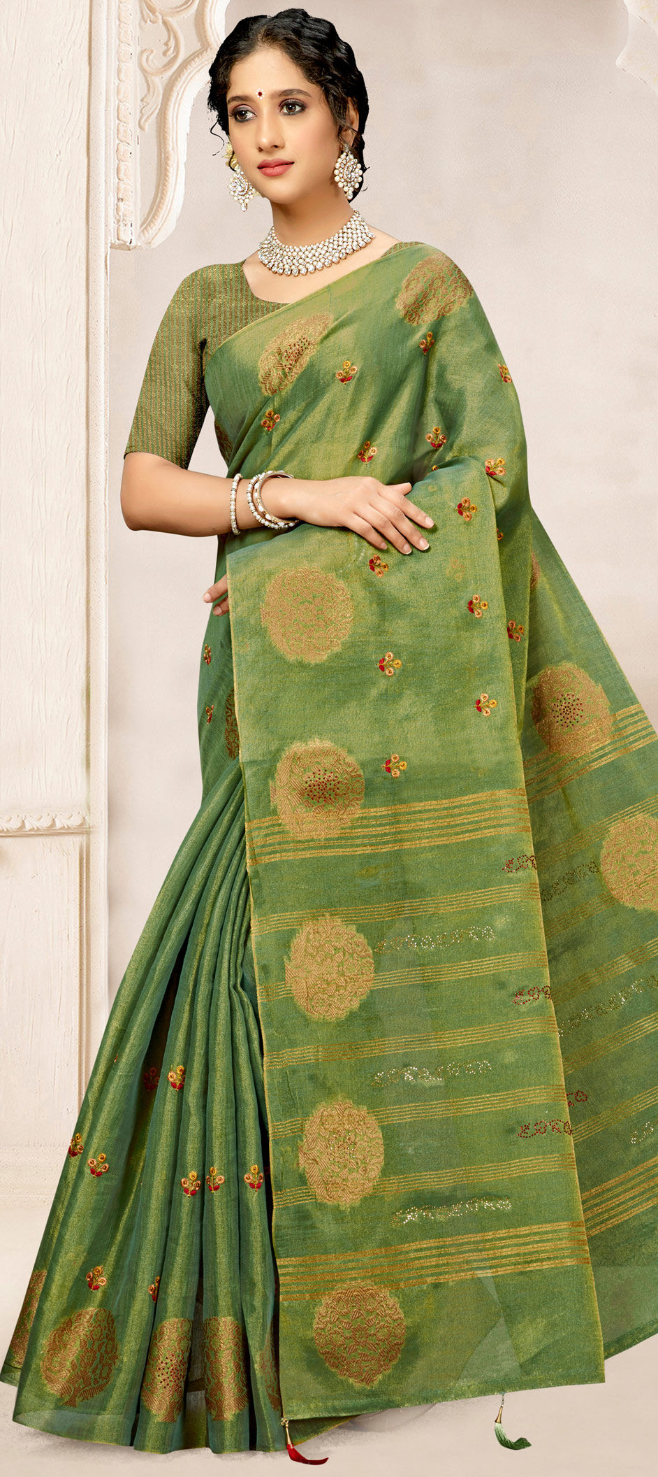 Festive Green color Tissue fabric Saree : 1832017