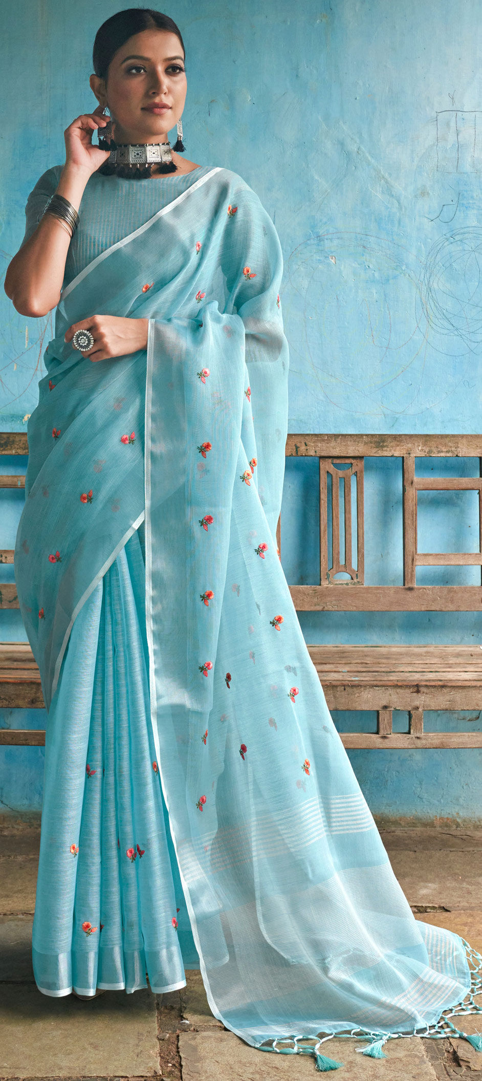 Traditional Blue color Linen fabric Saree : 1840608