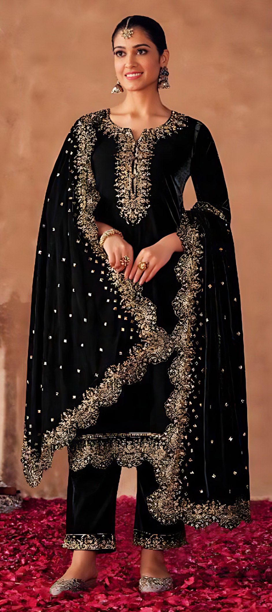 Festive, Reception Blue color Velvet fabric Salwar Kameez : 1843310