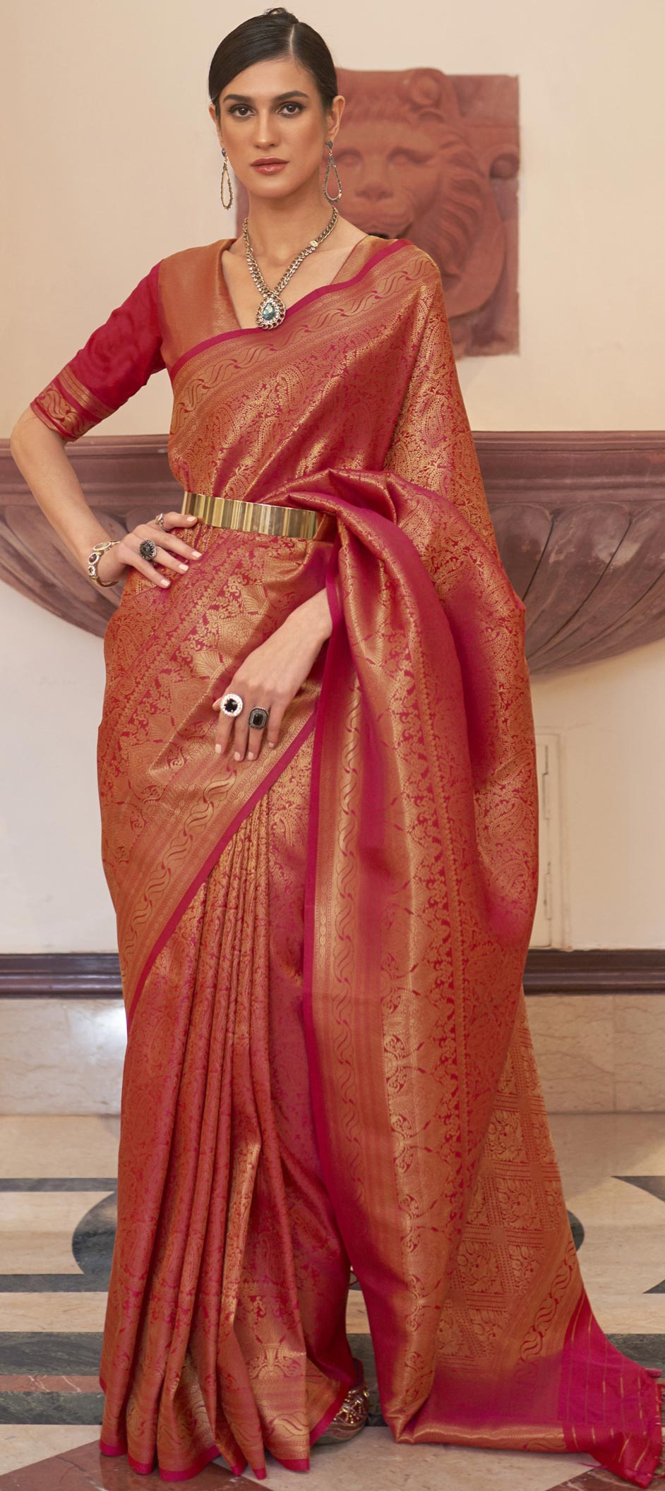 Traditional Red and Maroon color Handloom fabric Saree : 1864978