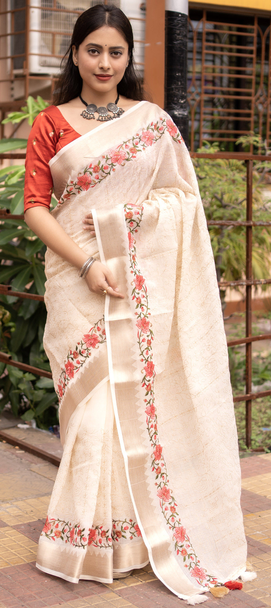 Summer, Traditional White and Off White color Linen fabric Saree : 1902581