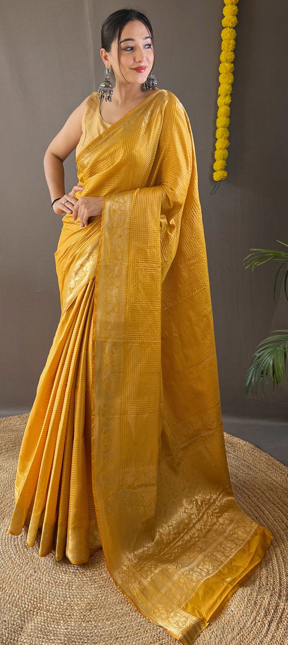 Festive, Traditional Gold color Art Silk, Silk fabric Saree : 1920636