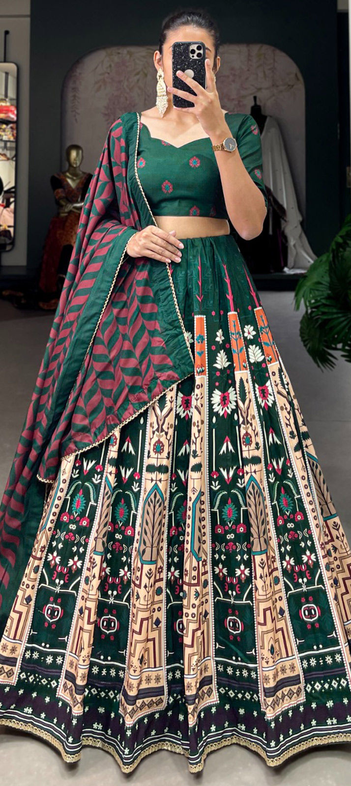 Party Wear, Traditional Green color Art Silk, Silk fabric Lehenga : 1922351