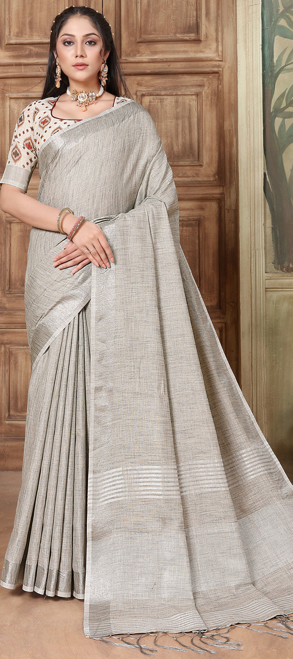 Festive, Reception Black and Grey color Linen fabric Saree : 1924923