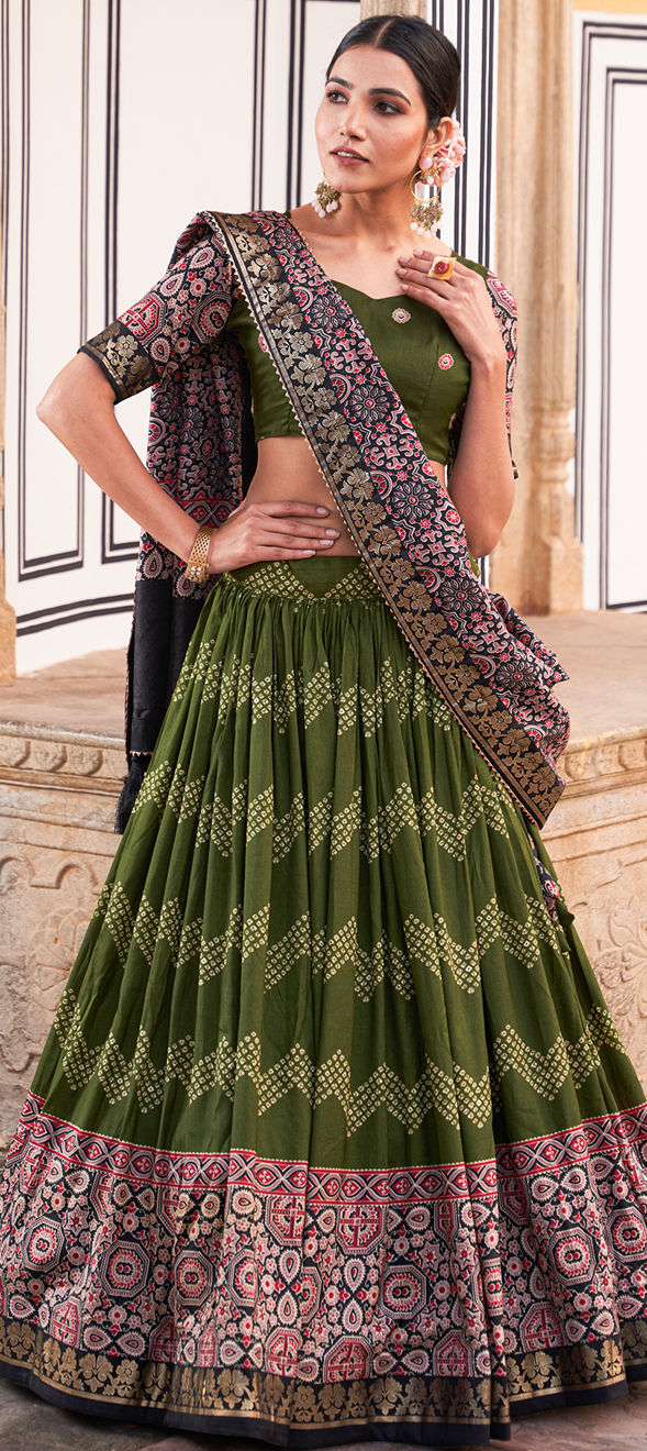 Festive, Reception Green color Tussar Silk fabric Lehenga : 1935150