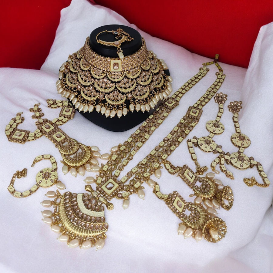 White and Off White color Metal Alloy metal Bridal Jewelry : 1954528