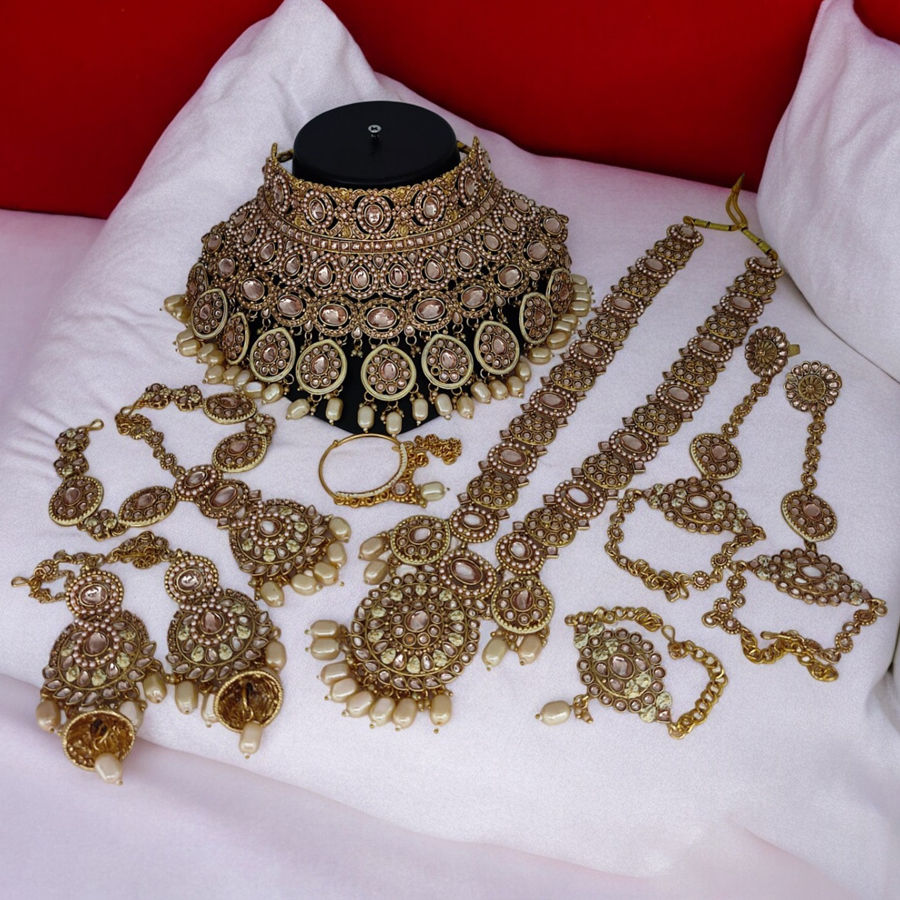 White and Off White color Metal Alloy metal Bridal Jewelry : 1954531