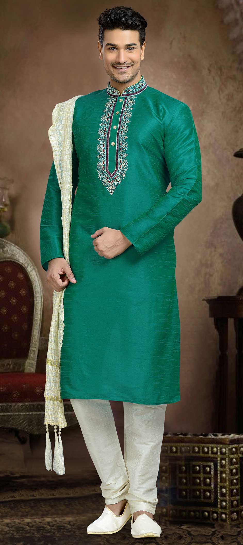 504781: Green color Art Dupion Silk fabric Kurta Pyjamas
